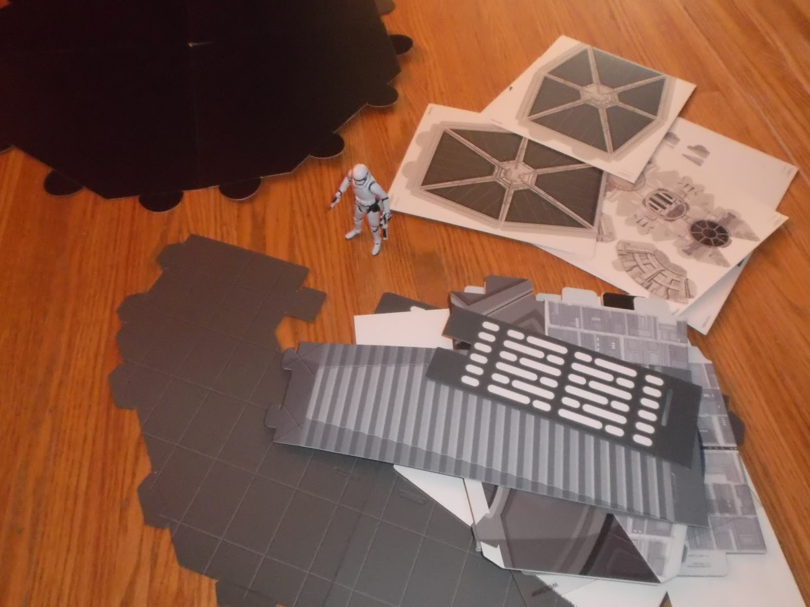 2 Minute Toy Break!: Star Wars Blueprints Paper Craft Death Star Set