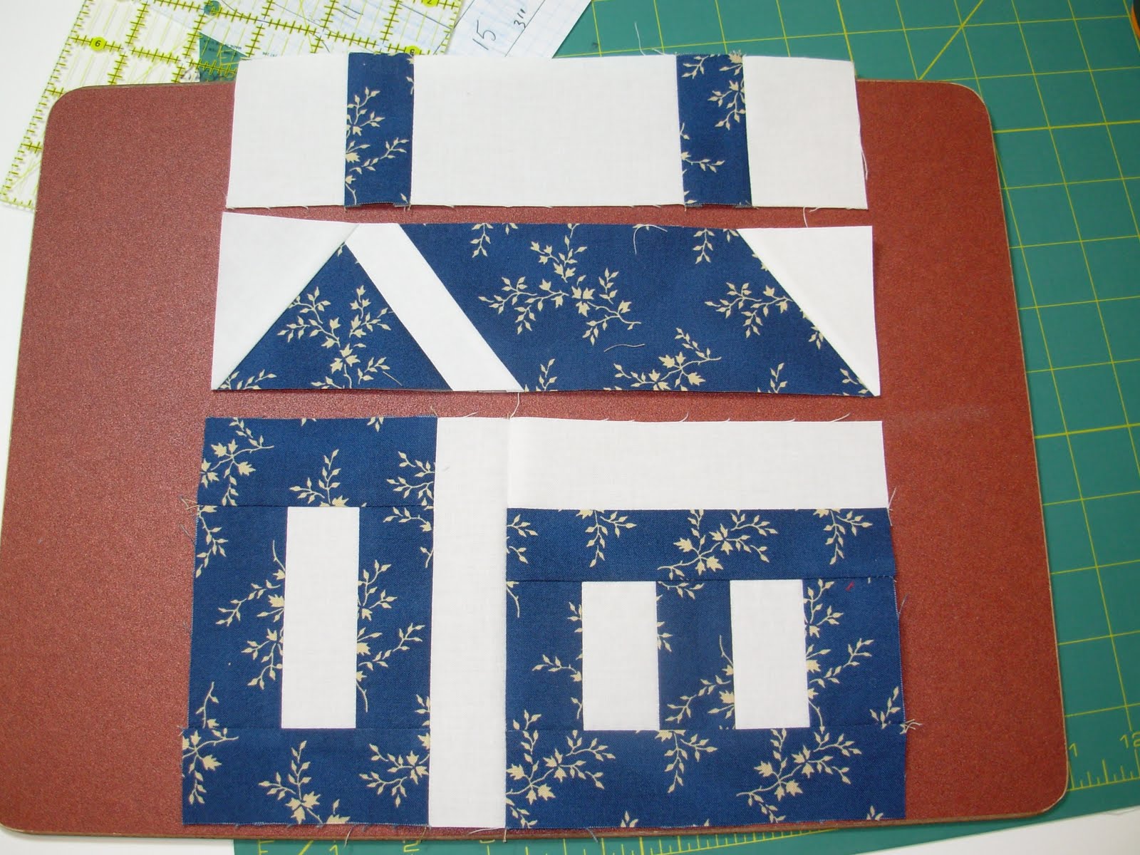 Pursuit of Quilts: Schoolhouse Block Tutorial