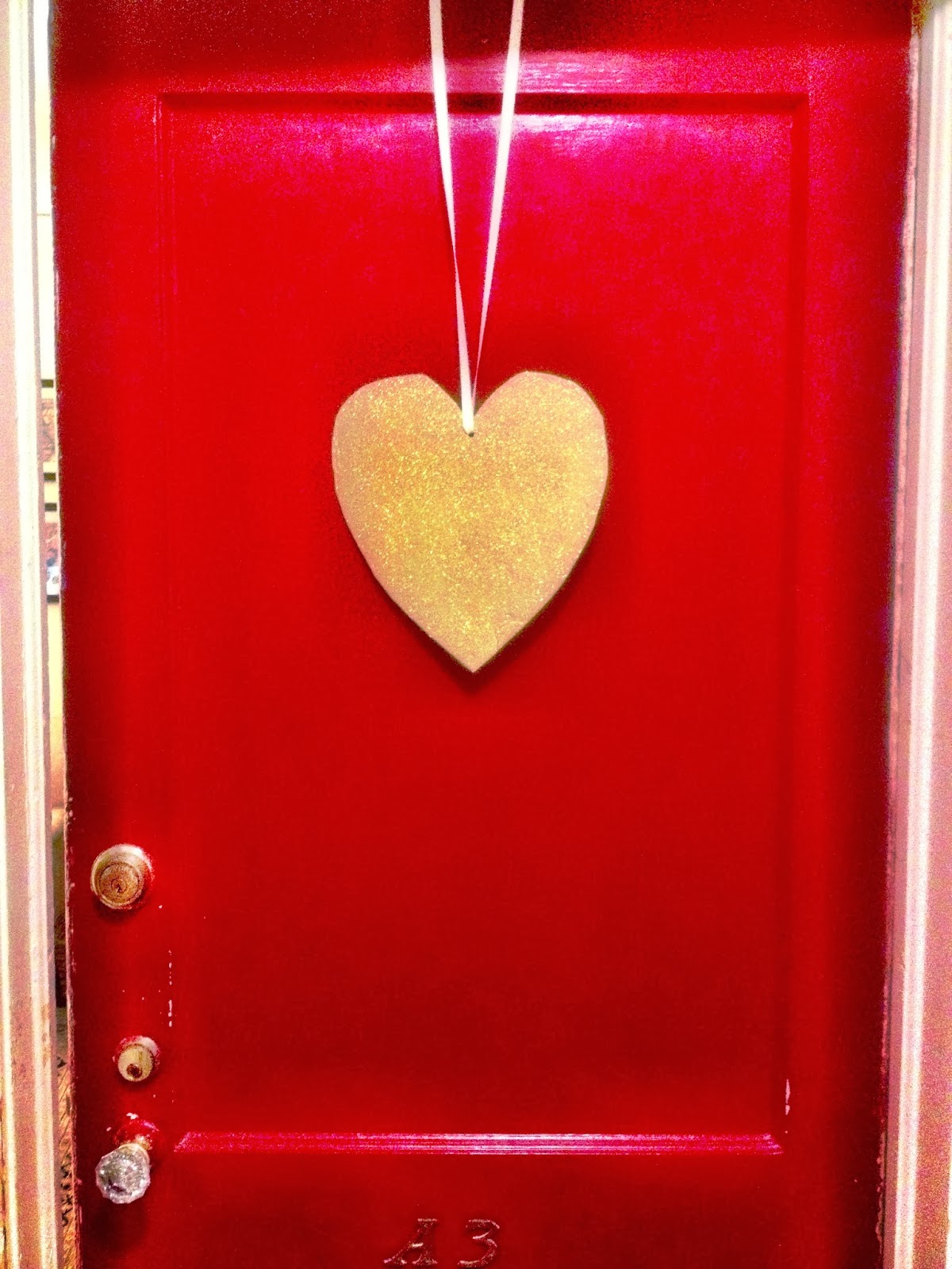 Boy Meets Girl Meets Home: DIY Glittery Heart Door Decor for Valentine ...
