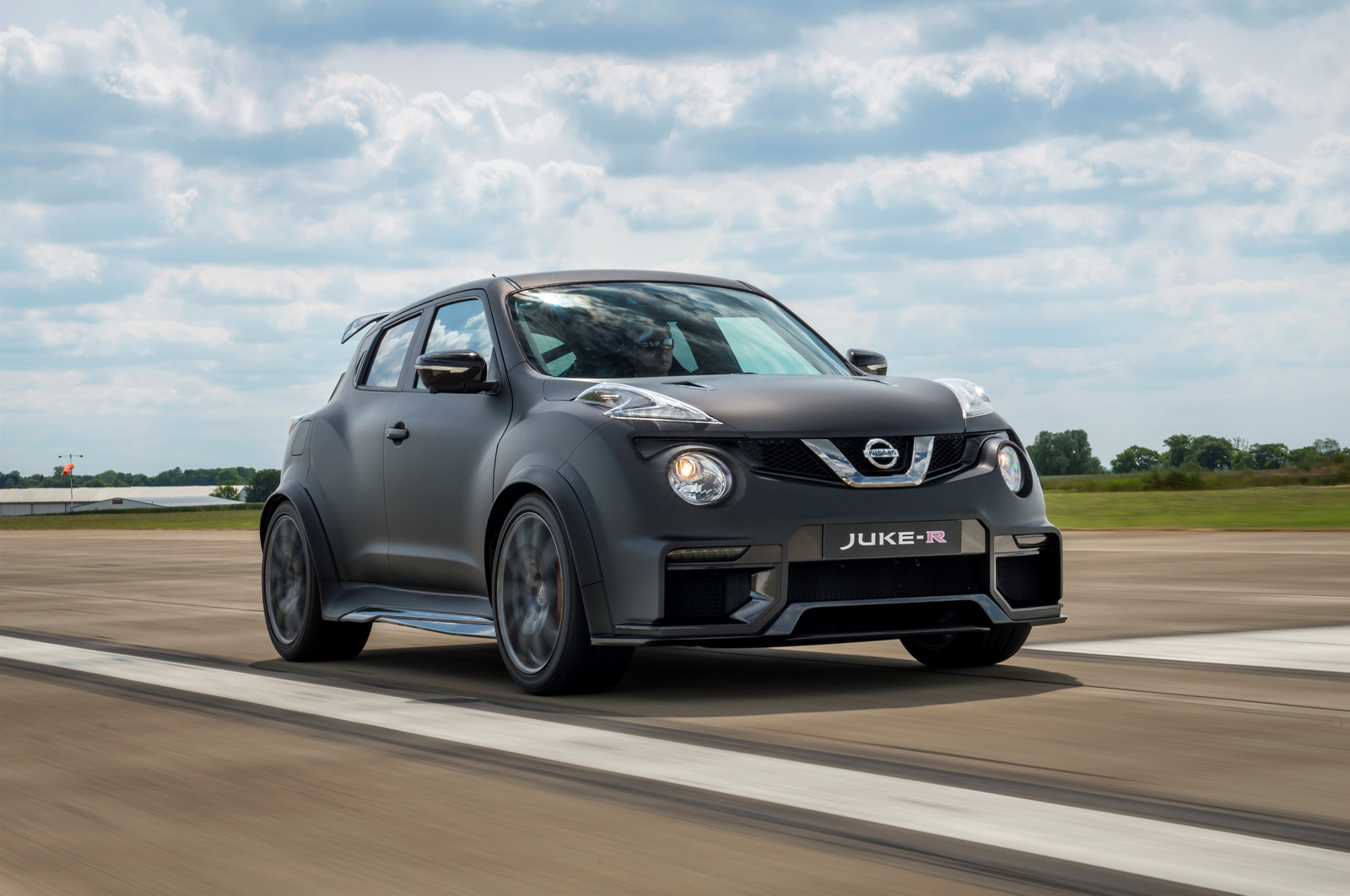 Super Sport Nissan Juke R - Sekiz Silindir