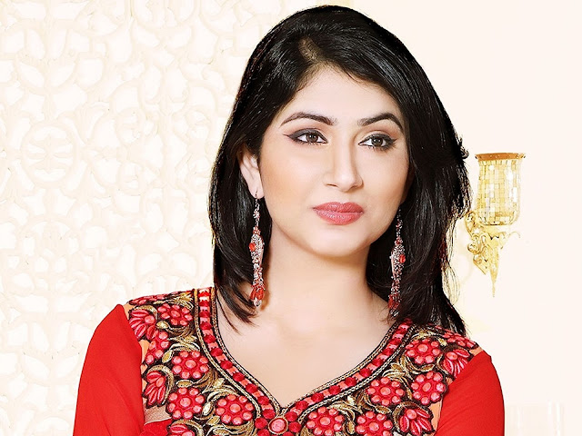 Disha Parmar Wiki, affairs, height, weight, age, Girlfriend, family ...
