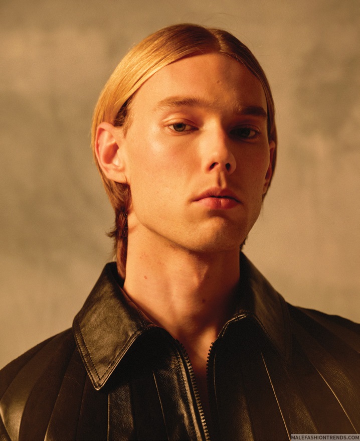 Anton Toftgard y Miroslav Prokop para Essential Homme Magazine por ...