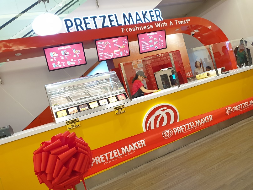 First Branch of #PretzelmakerPH Opens In Festival Mall - Erica YuB
