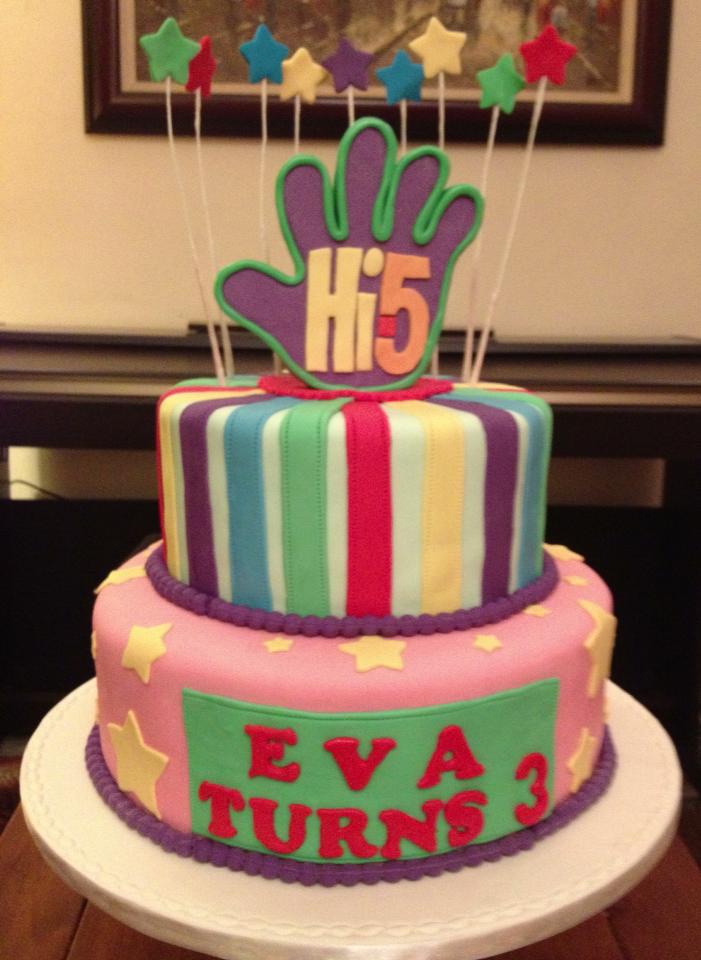 Pink Oven Cakes and Cookies: Hi 5 Cake