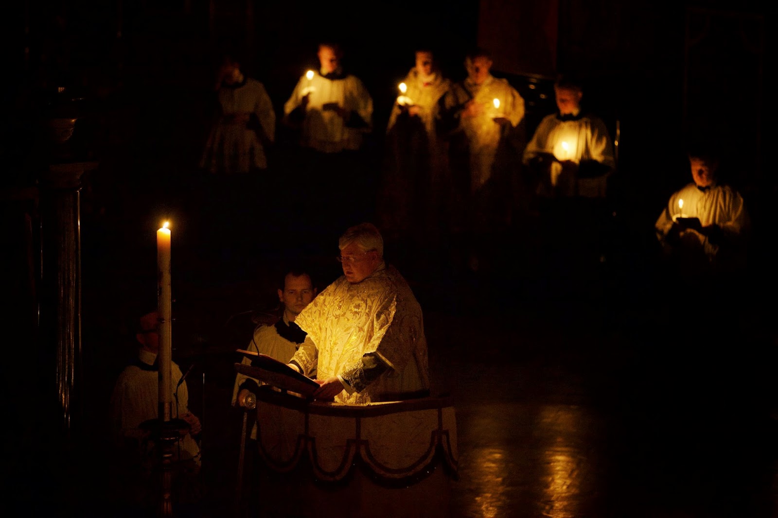 New Liturgical Movement: The Easter Vigil at the London Oratory