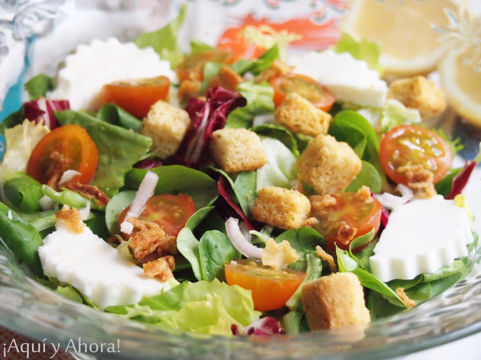 ¡Aquí y Ahora!: Ensalada de lechugas, cherry, queso y picatostes
