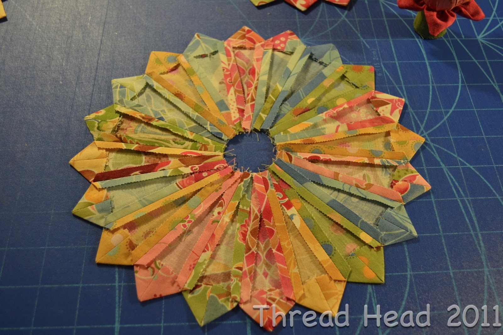 Thread Head: Dresden Plates