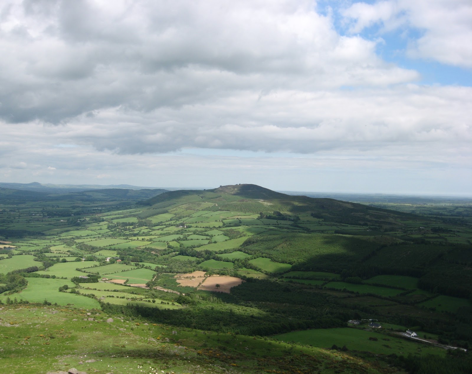 Niamh Boyce : comeragh mountain walk