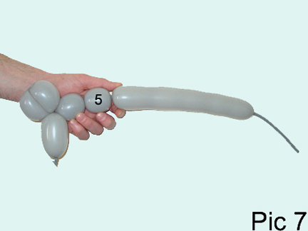 Balloon animals twisting instructions: One balloon mouse