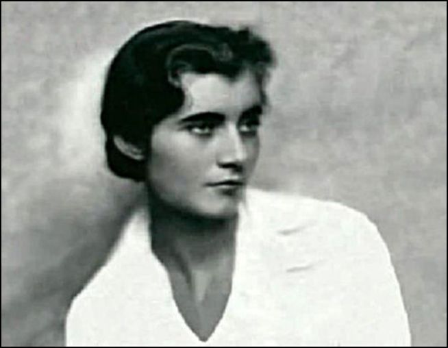 La espía que utilizaba el dormitorio como Bond utiliza una Beretta | EL ...