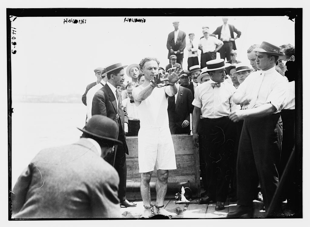 { The Seventh Cloud }: A day like today, the great Harry Houdini was ...