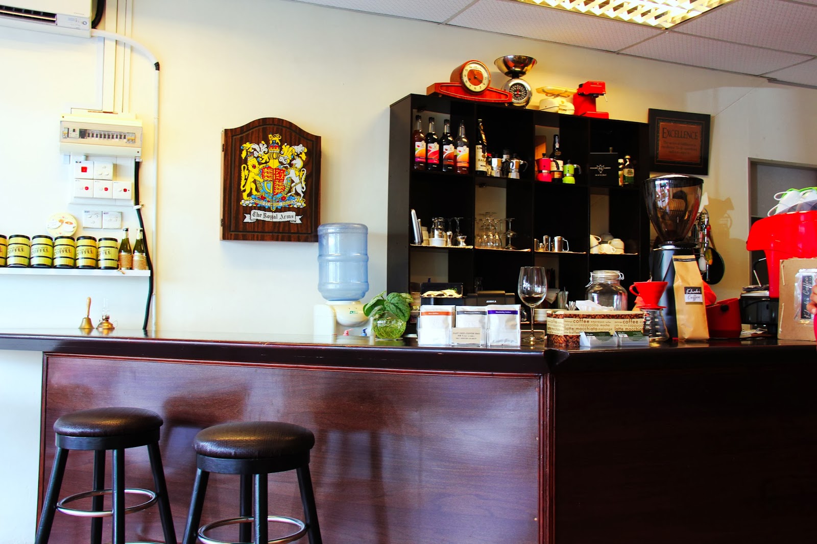 T. L. Loves to Eat: Khaki Coffee Bar