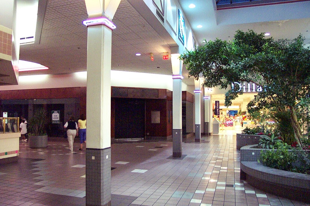 MALL HALL OF FAME
