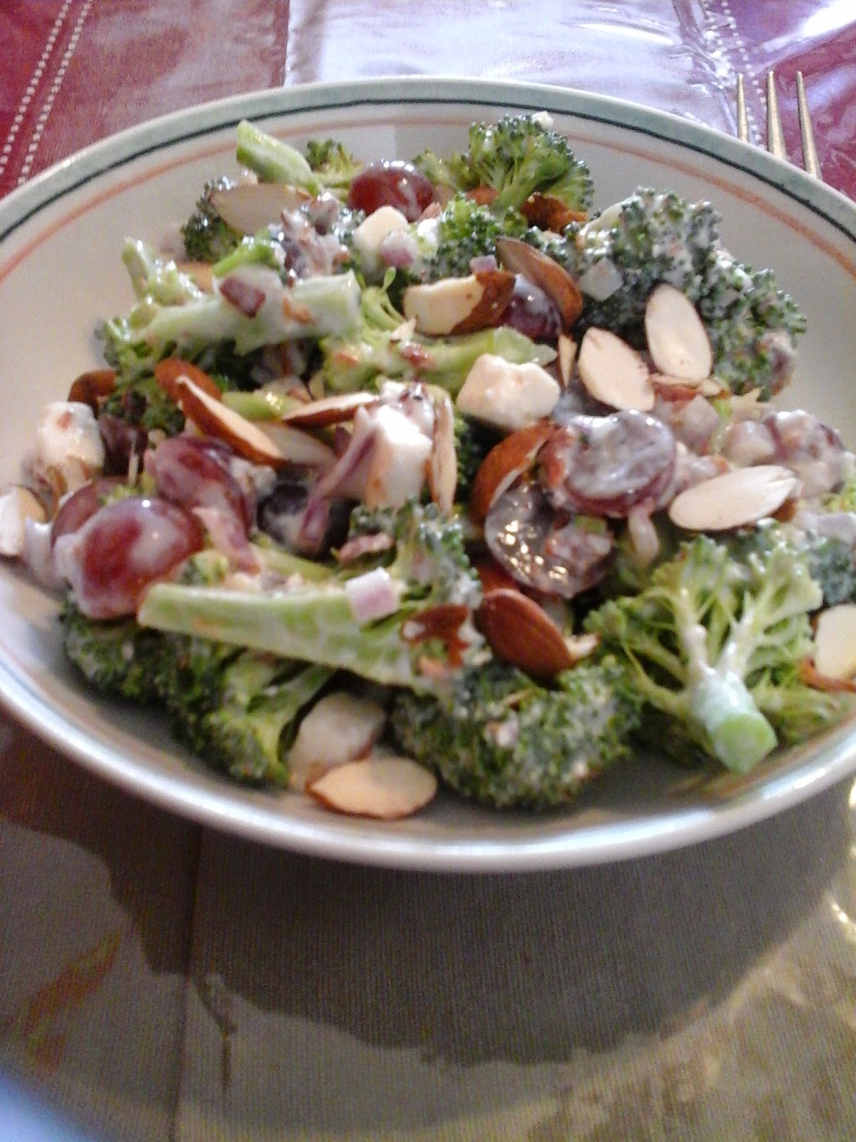 Mes Plaisirs Coupables: Salade de brocoli et feta