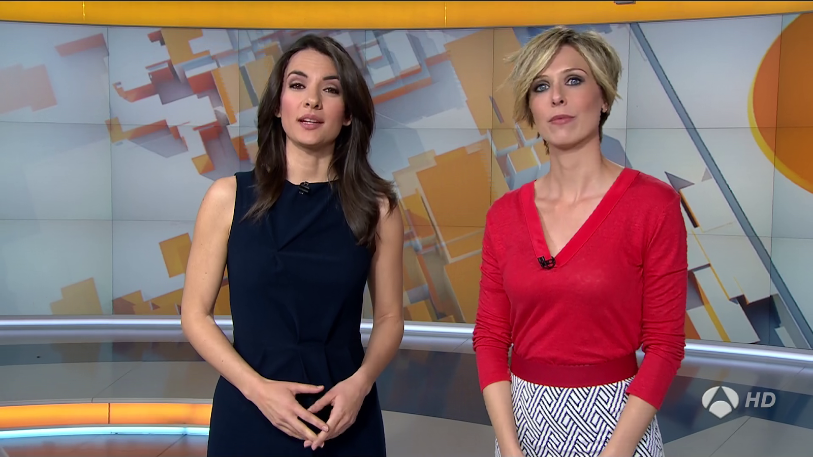 LAS PRESENTADORAS DE LA TELE: MARÍA JOSÉ SÁEZ Y SUS TRANSPARENCIAS