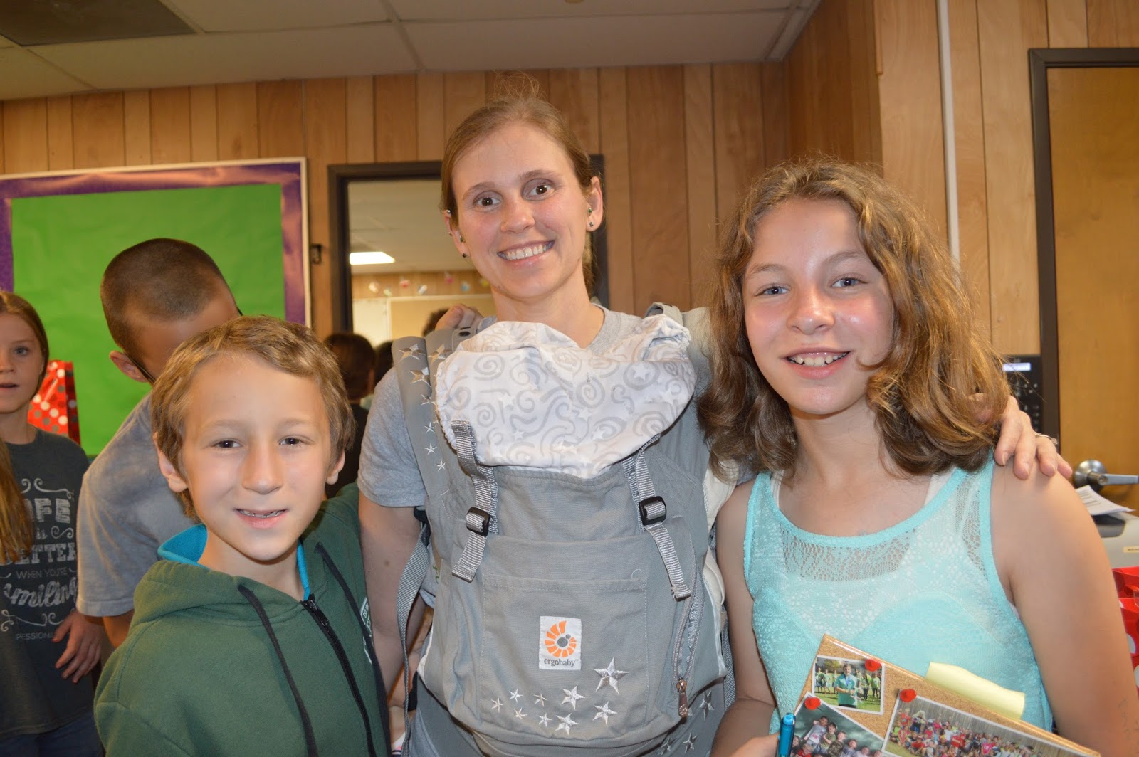 Our life with Twins: 4th Grade Graduation/Yearbook Signing