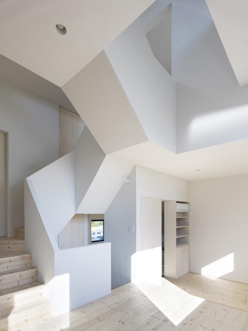 PYTR 75: go komatsu architects