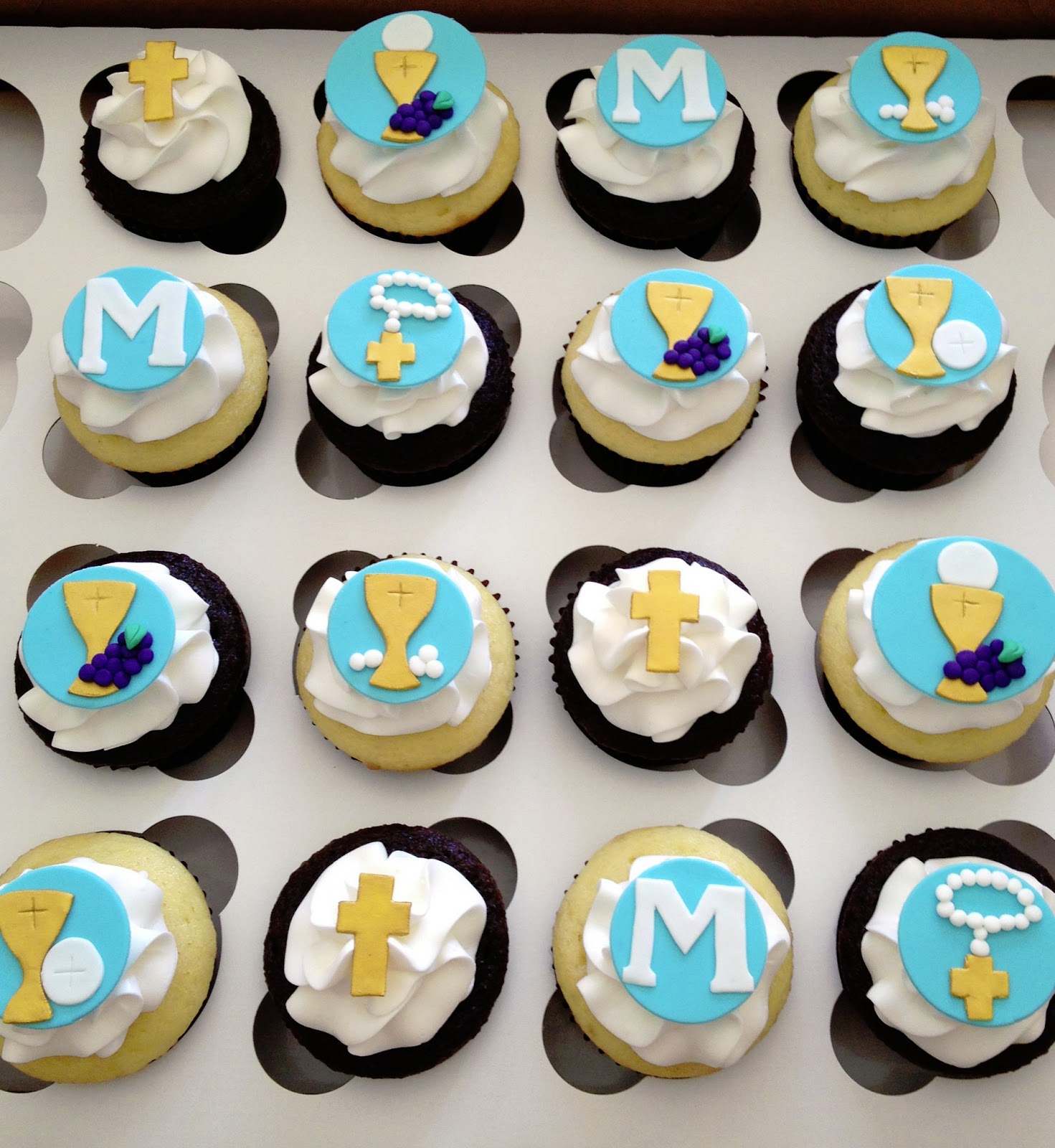 Emily's Delights: First Holy Communion Cupcakes