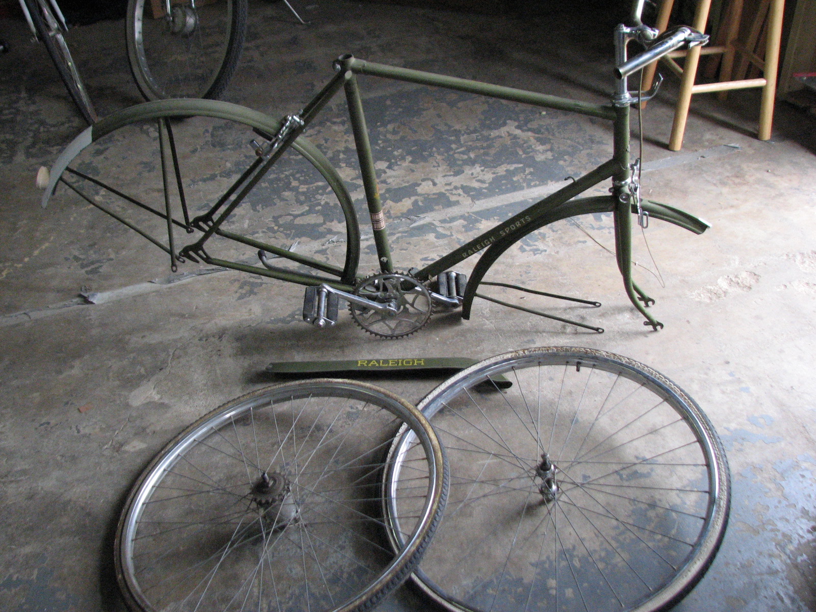 TheBicycleEnthusiast.com: The Old Raleigh