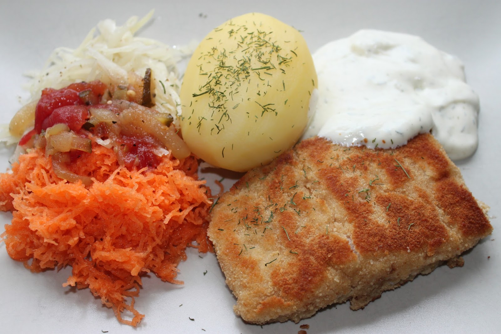 Toves kök - nästan bara vegetariskt: Stekt panerad fisk med kall sås