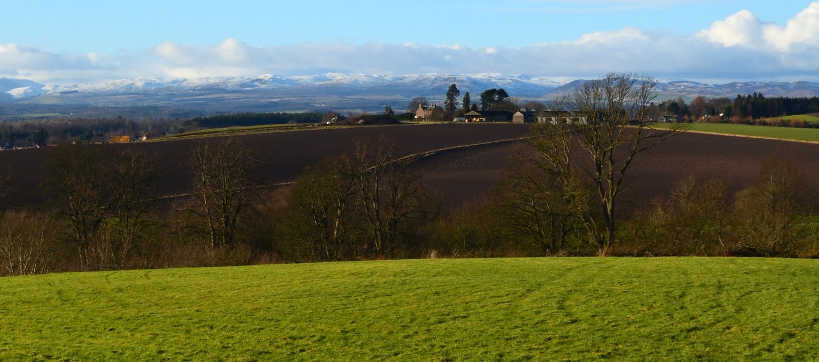 Tour Scotland: Tour Scotland Photographs Country Road Above Scone ...