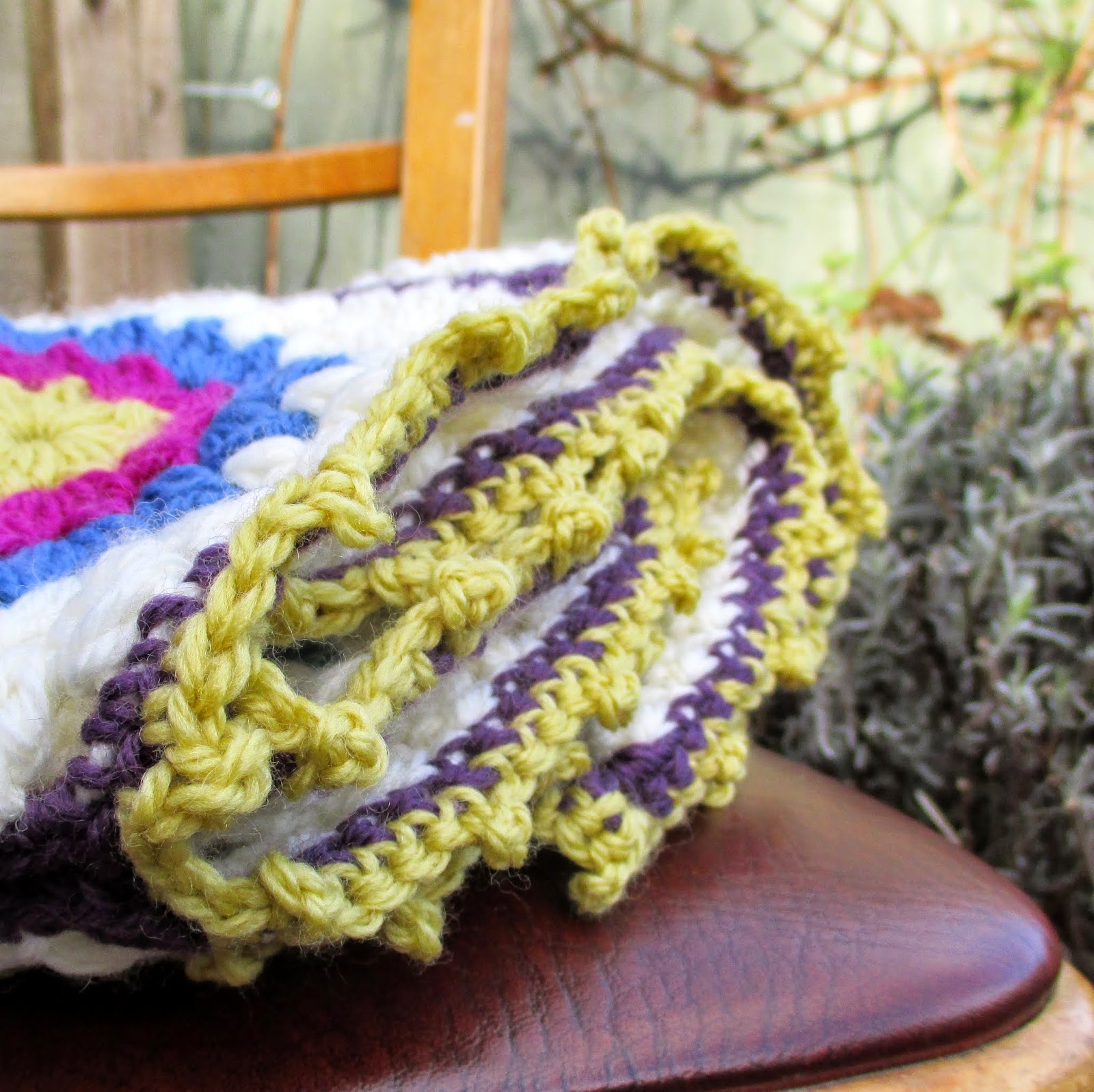 mrsbrownmakes...: Old thread, new thread, and a blanket...