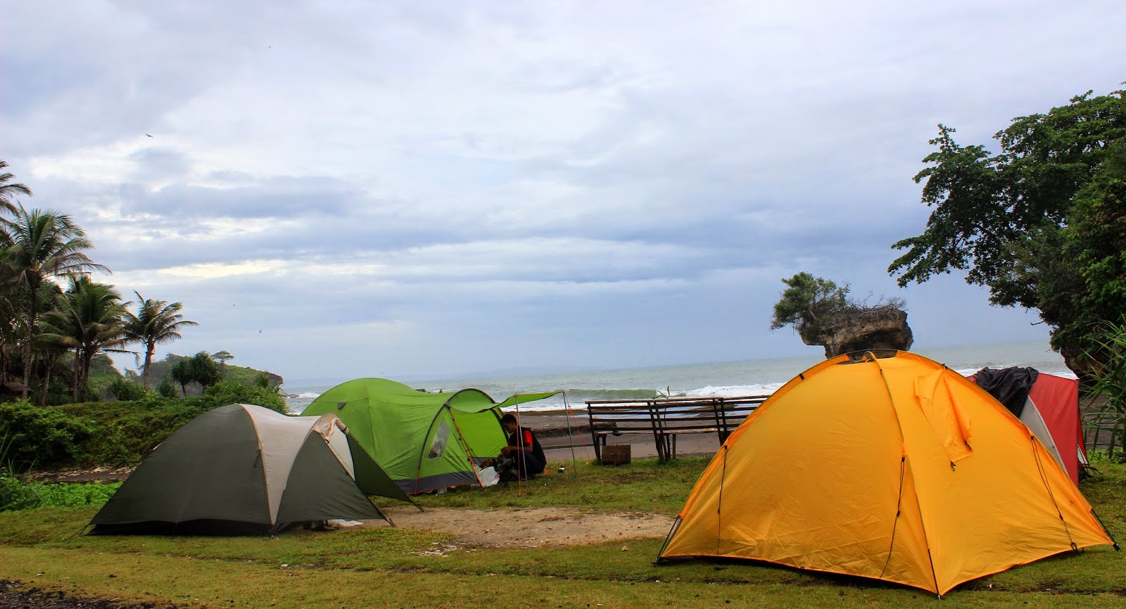 CANYON LAND: CAMPING