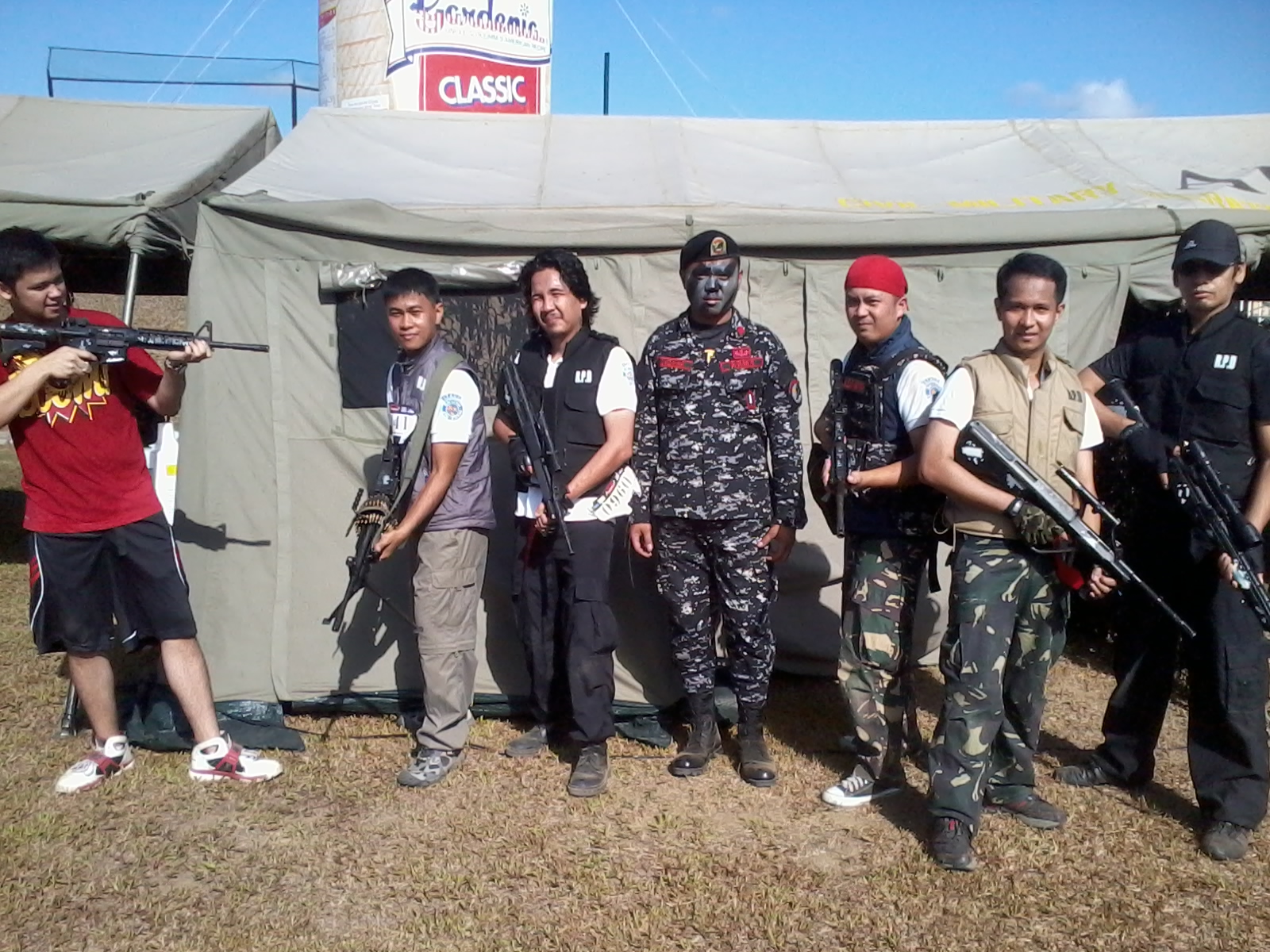 kwentong nakaka: Outbreak Manila 2012, Pag atake ng mga Zombies sa Pinas