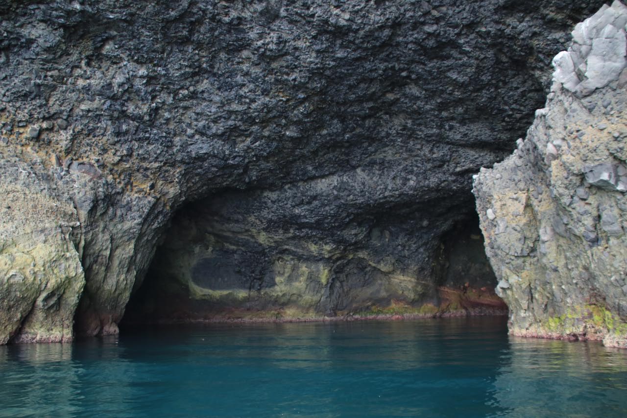 Minoru' Photo Diary: A blue cavern at Otaru in Hokkaido. 青の洞窟、小樽。