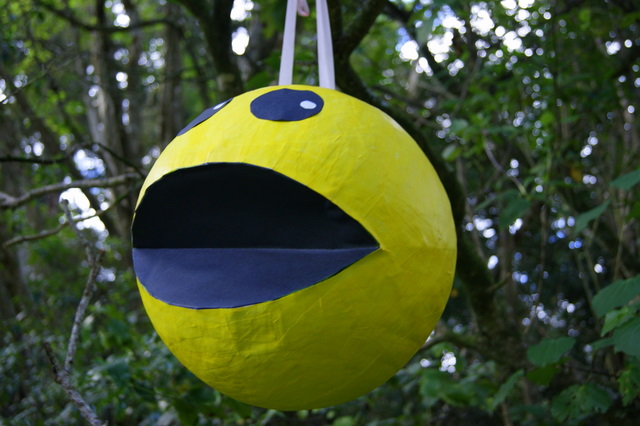 Miss Becky Boo: How to Make a Pacman Piñata.