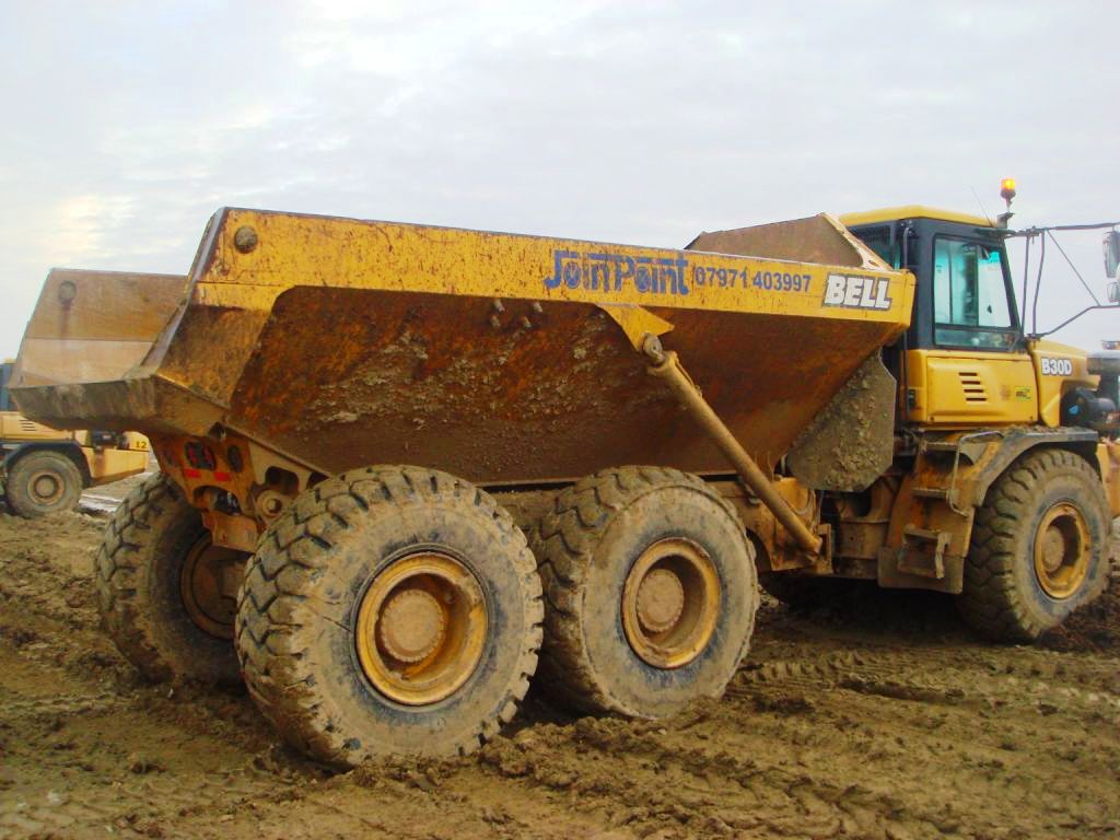 DUMPER Bell B30D 30t An 2008 PRET 125.000 Euro