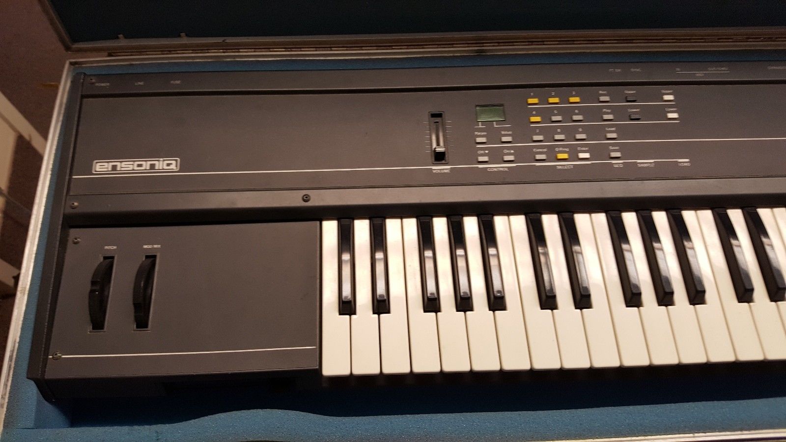 MATRIXSYNTH: Ensoniq Mirage DSK-8 61-Key Synthesizer SN 16304