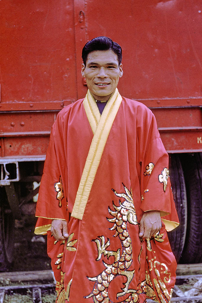 Showbiz David: Paging the Japanese Circus Artists: Where in the World ...