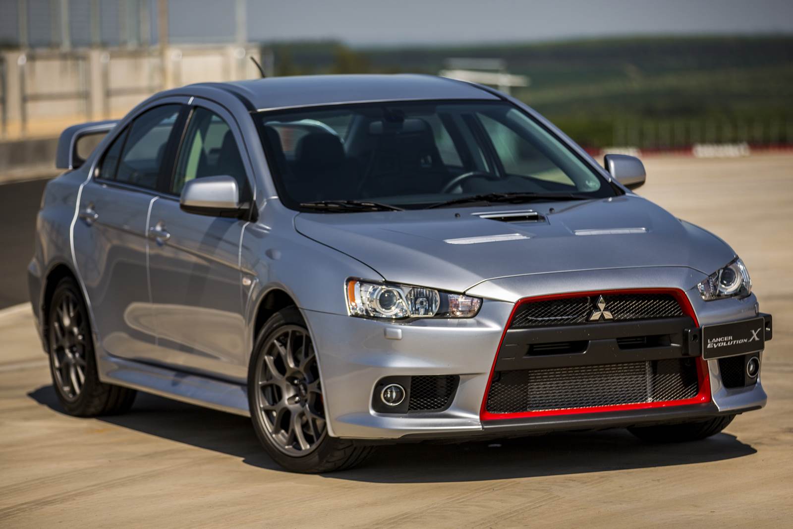 Vídeo: como nasceu o Lancer Evolution X John Easton