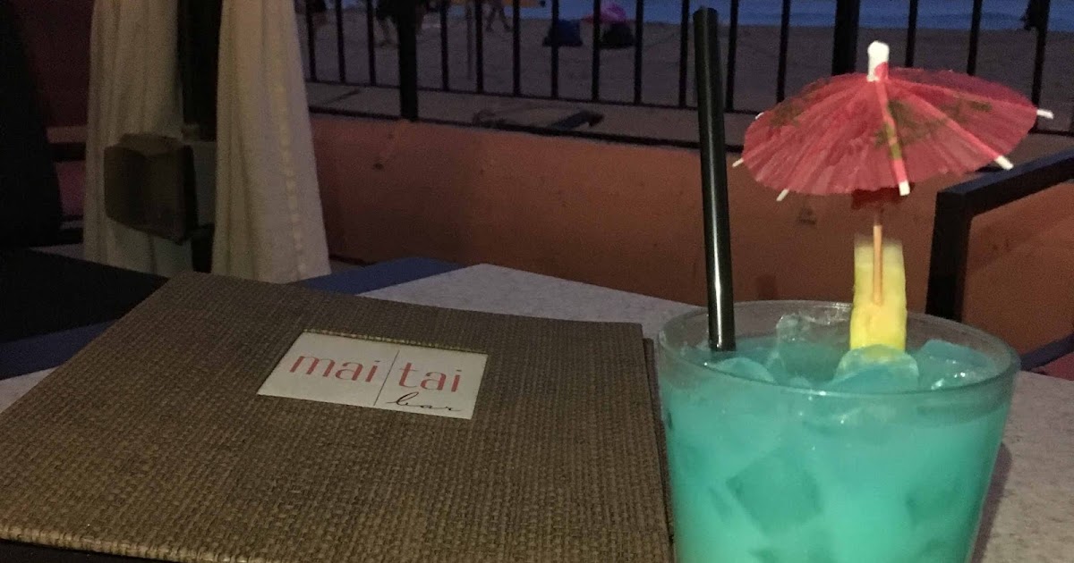 Hawaii Mom Blog: Mai Tai Bar at The Royal Hawaiian