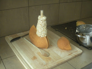Kami's Library Thoughts: The Pigeon Cake