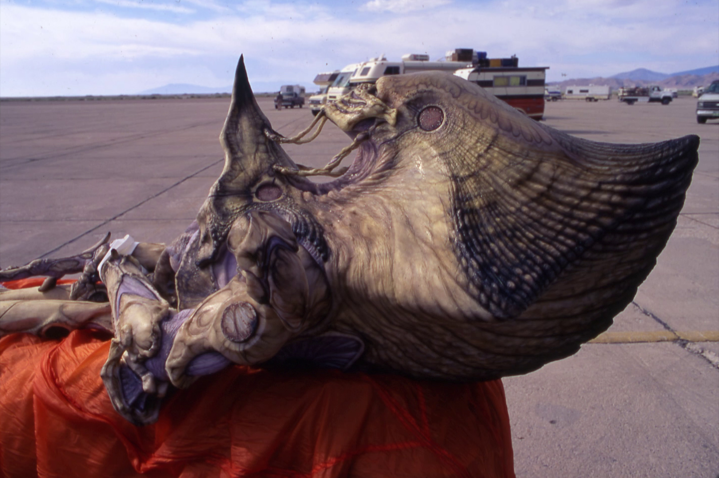 Alien Explorations: Independence Day: ID4's biomechanical suit