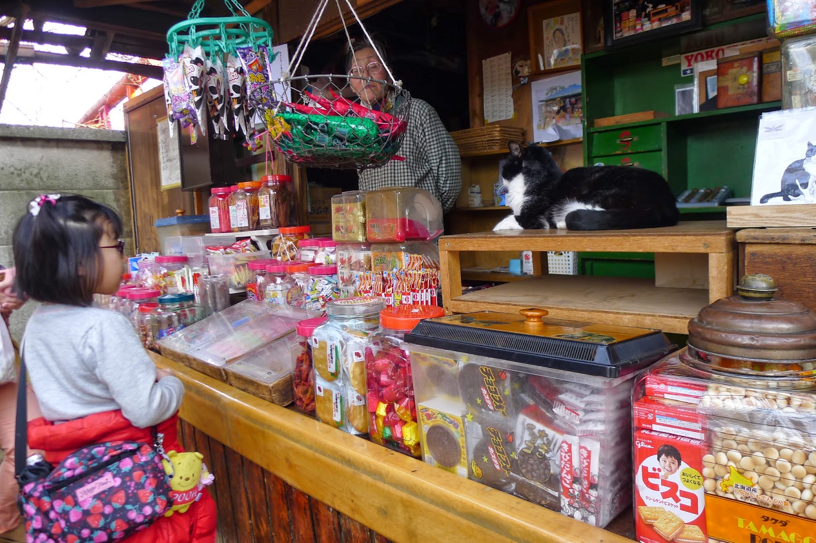 Tokyo Belly: IKEBUKURO: Kamikawaguchi-Ya Old-Skool Japanese candy shop ...