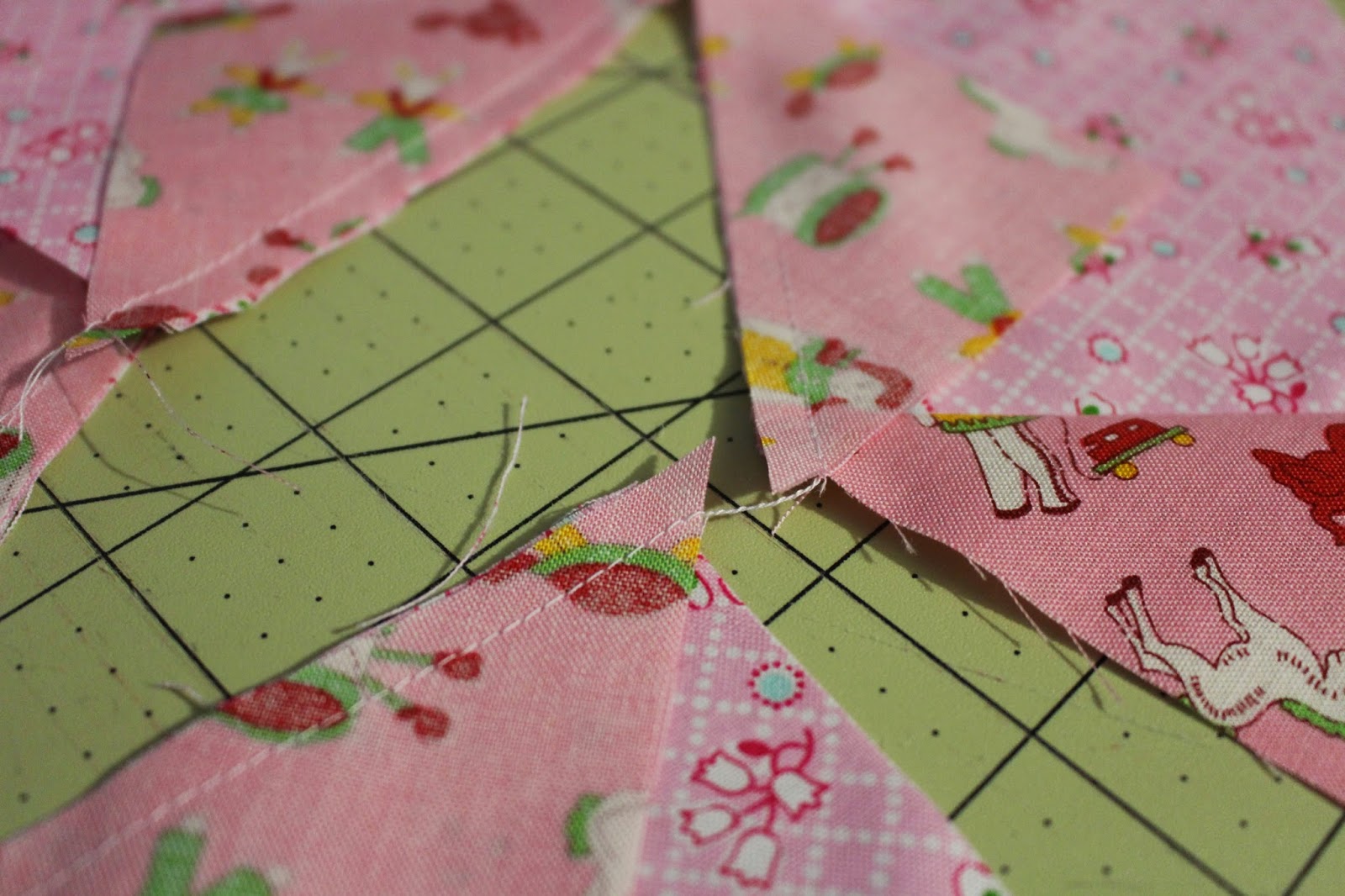 My 1930's Flower Garden Quilt Block - Tutorial
