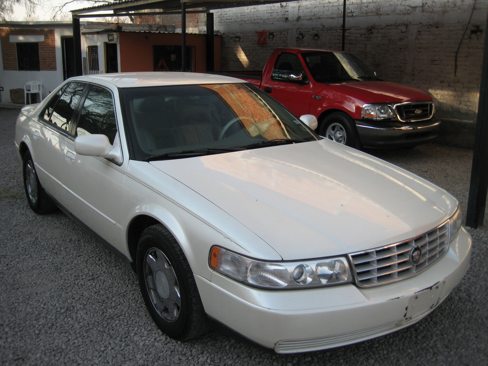 Super Autos Ponce: Cadillac 2000‏