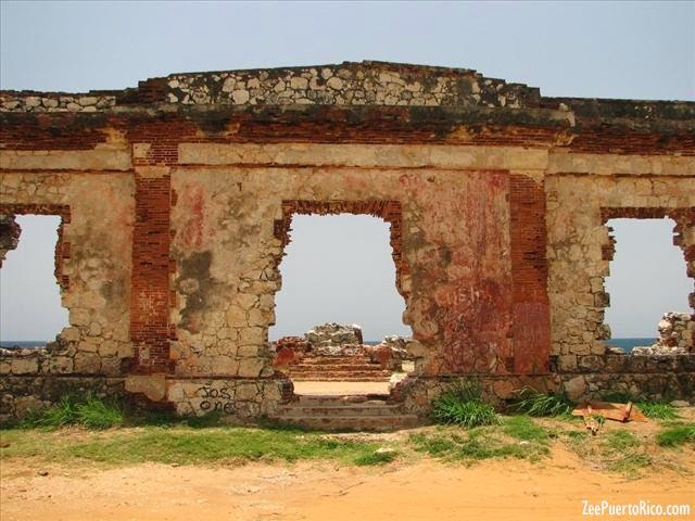 Puerto Rico, Isla Bella !!!: Ruinas Base Ramey {Aguadilla}