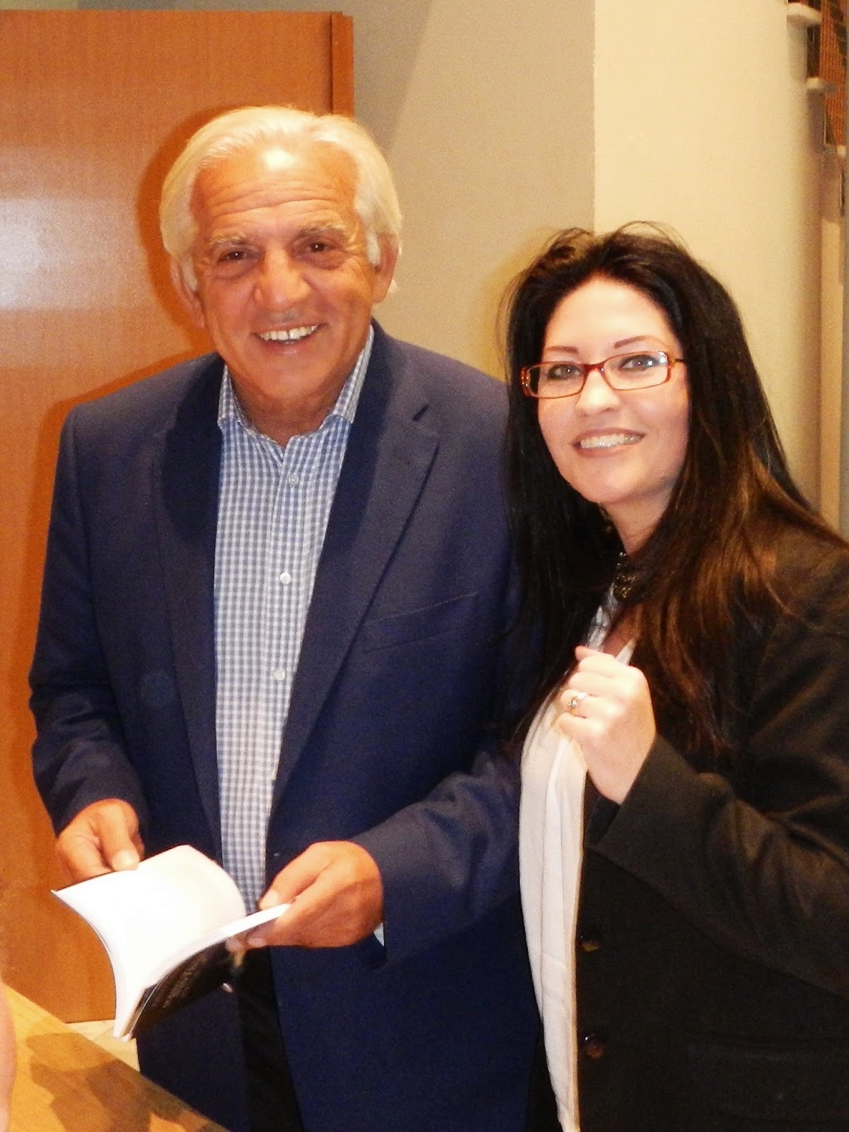 ΤΡΙΗΡΗΣ: ΠΡΑΓΜΑΤΟΠΟΙΗΘΗΚΕ ΜΕ ΕΠΙΤΥΧΙΑ Η ΠΑΡΟΥΣΙΑΣΗ ΒΙΒΛΙΟΥ "ΛΕΞΙΚΟ ...