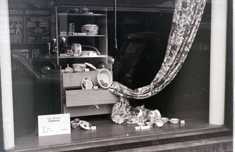 30 Amazing Photos That Show Window Display From the 1950s and 1960s ...