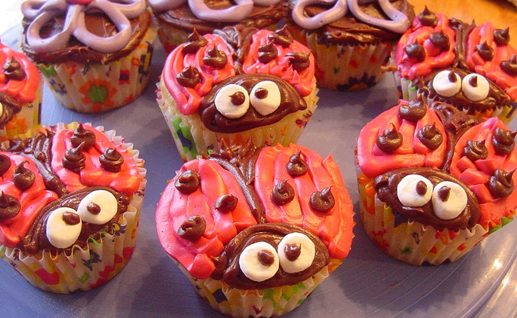 The Creative Cake Maker: Cupcake Designs