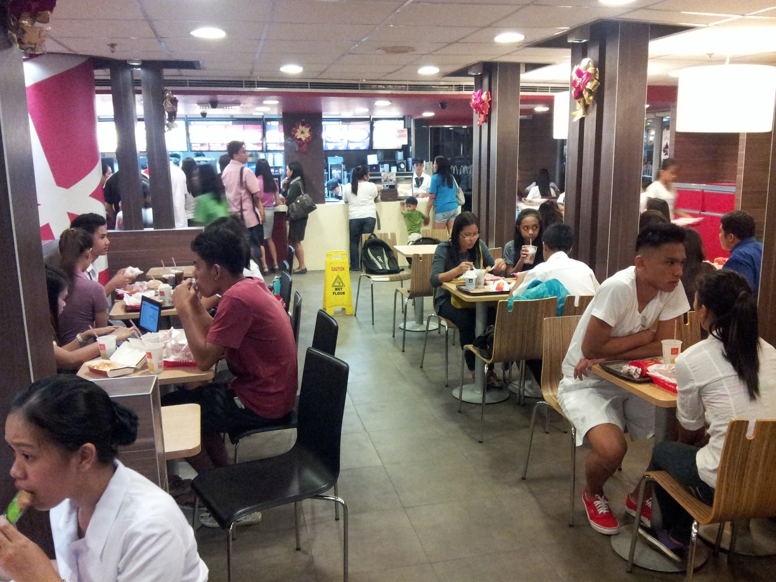 Finding BonggaMom: Meats and Sweets: McDonald's in the Philippines
