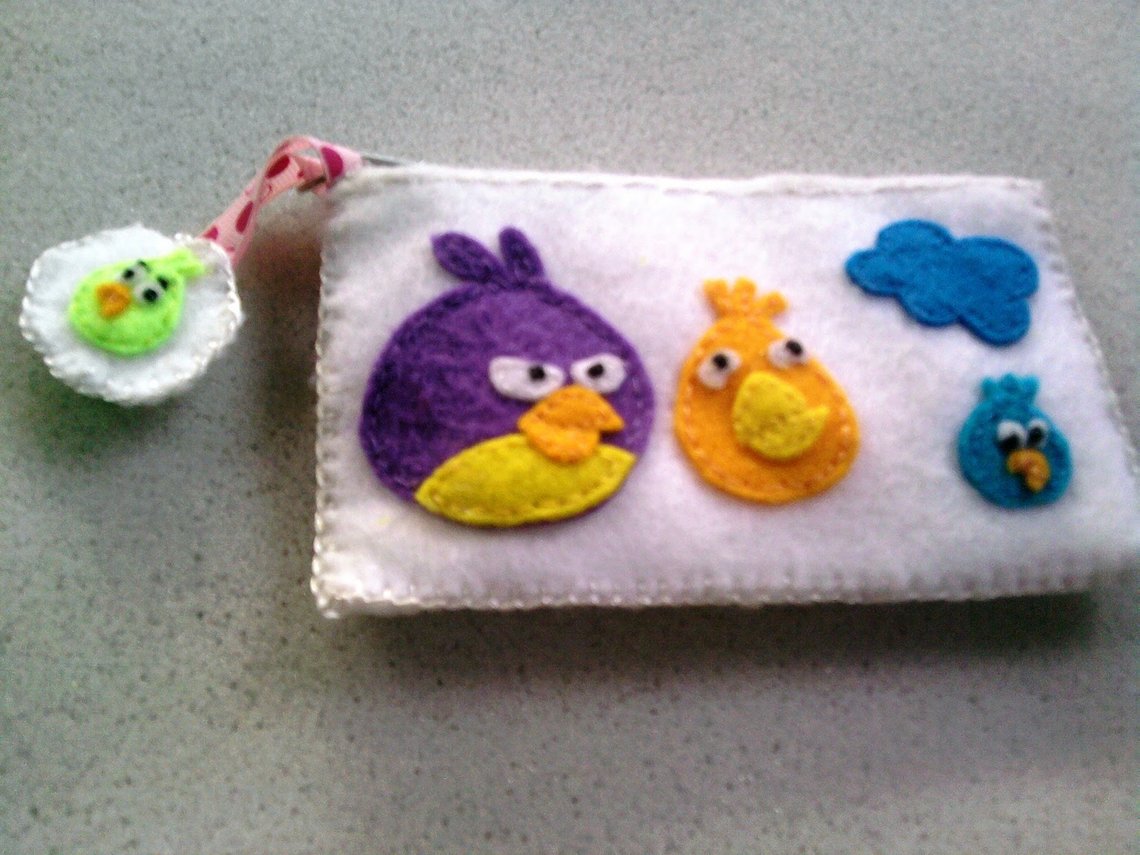 SCARLETT'S PETALS: Tempahan kraf felt dan riben.