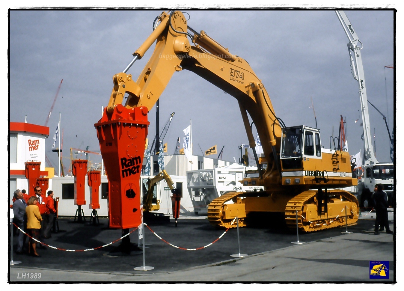 Bagger Galerie Construction Machines: LIEBHERR 974 Hydraulikbagger mit ...
