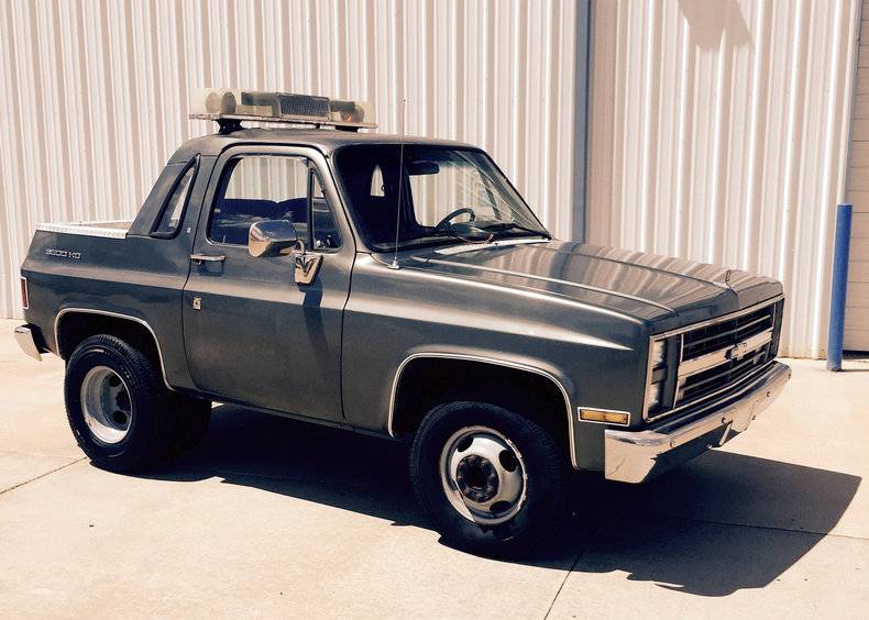 Mini Dually: 1988 Chevrolet Suburban - DailyTurismo