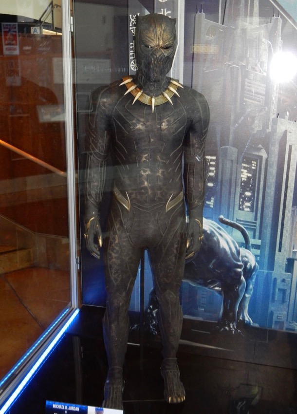 Hollywood Movie Costumes and Props: Black Panther's Erik Killmonger ...
