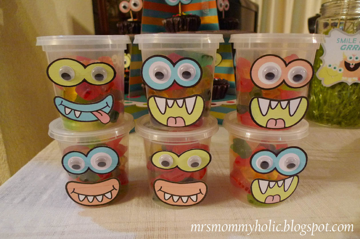 MrsMommyHolic: DIY Monster Party Decors